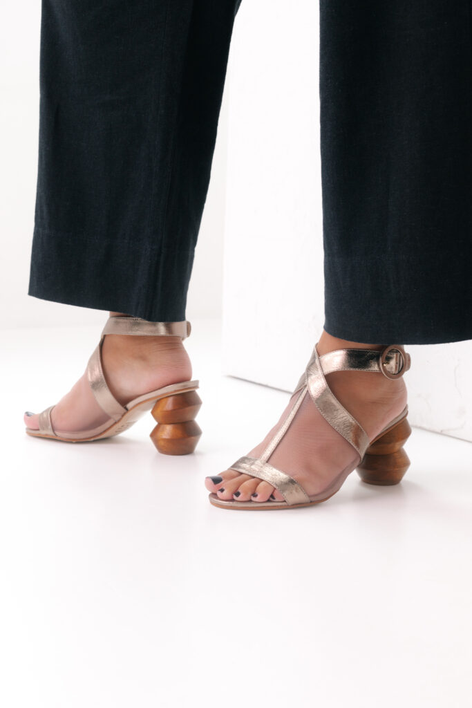 Scarpin Feminino Couro Salto Médio Biarritz - Sapatos & Sandálias VESS